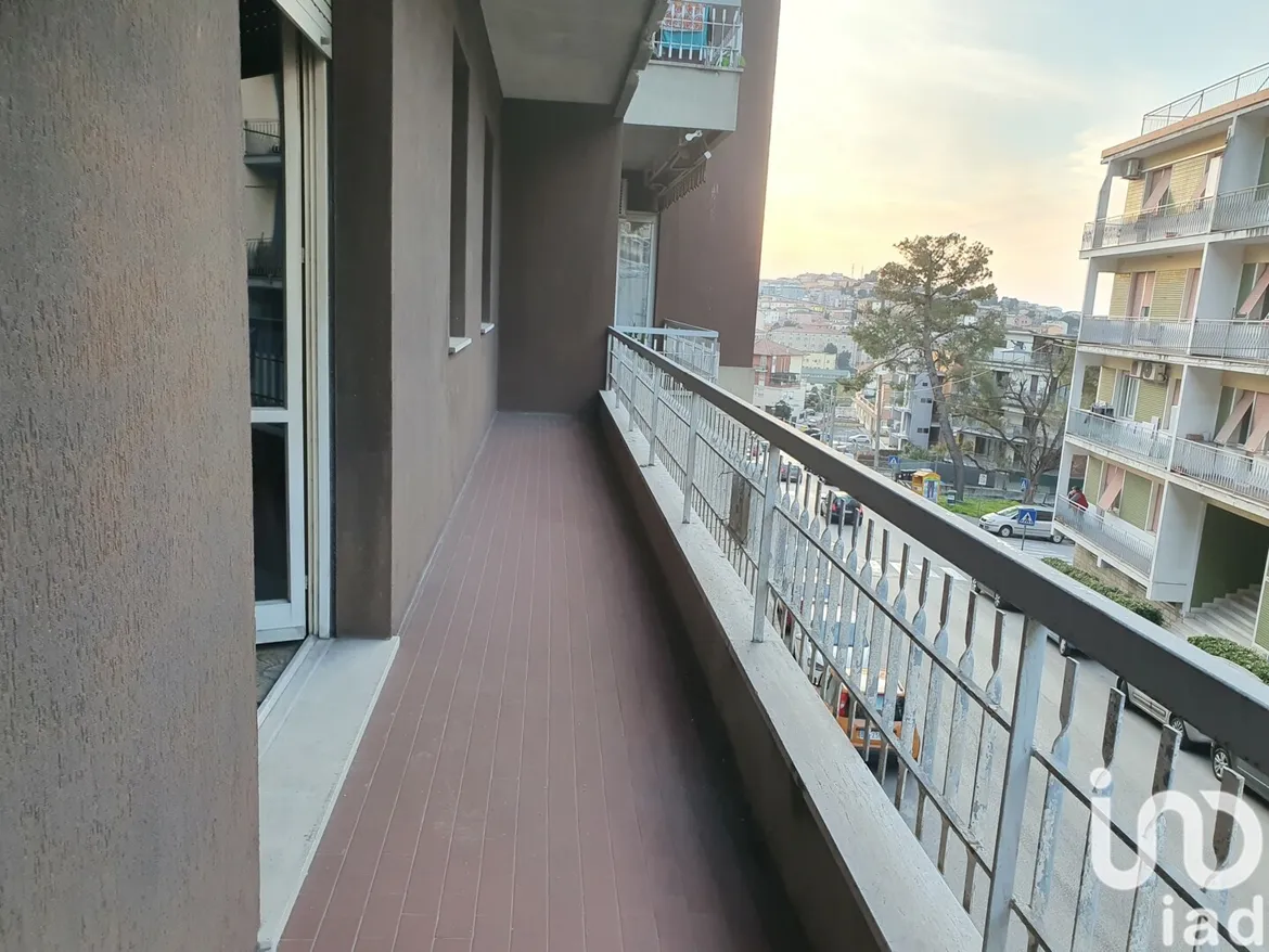 Vendita appartamento a Ancona (60121): appartamento 4 locali 110 m² ...