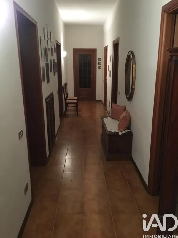 1 casa 6 locali in vendita a Cava Manara - iad